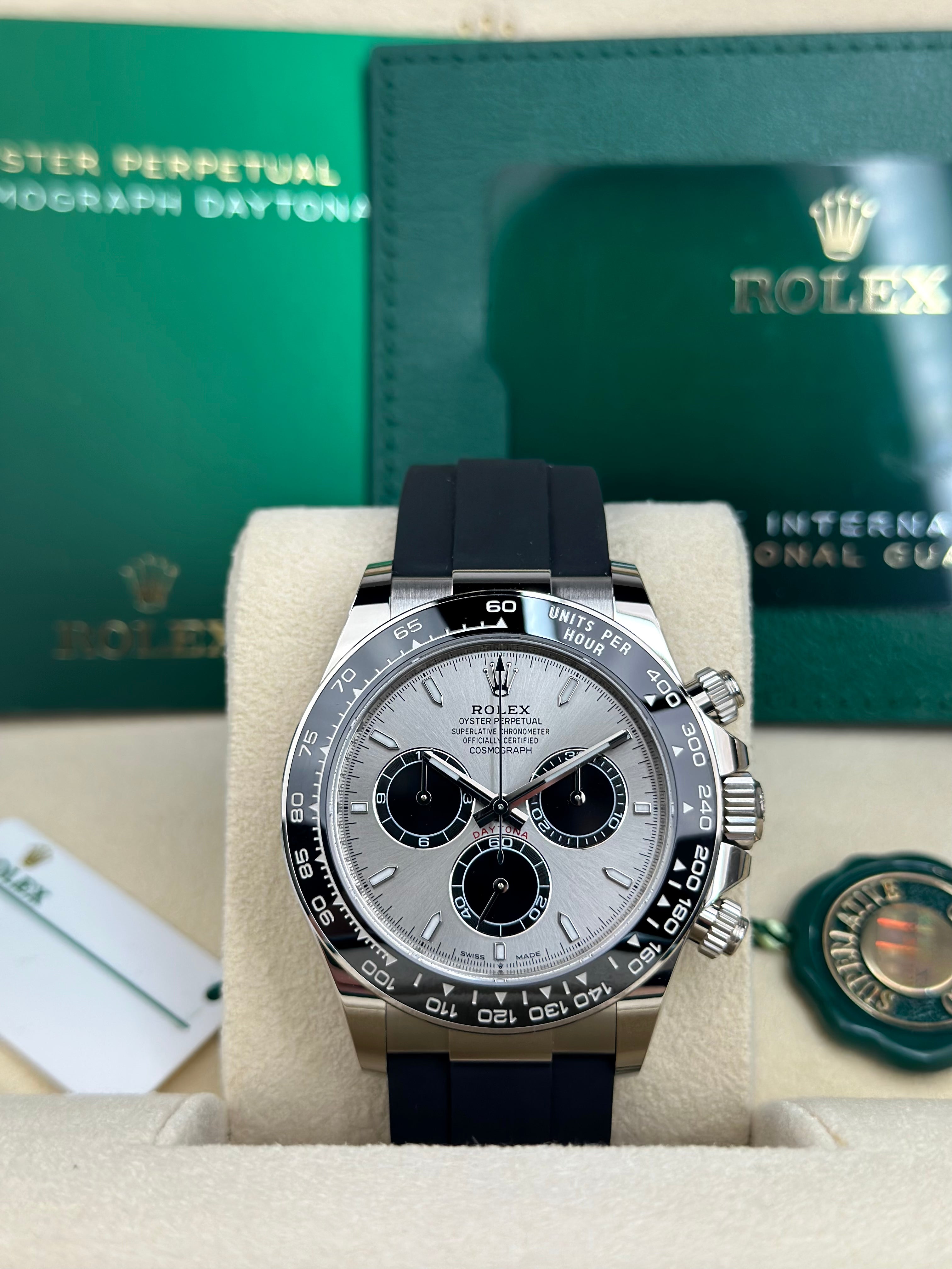 ROLEX COSMOGRAPH DAYTONA 126519LN-006 UNWORN